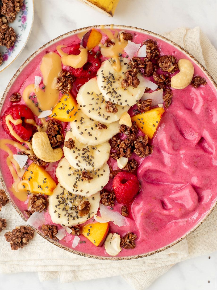 Raspberry Banana Vegan Smoothie Bowl | WellnessDove Raspberry Banana Vegan Smoothie Bowl | WellnessDove